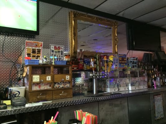 KNUCKLEHEADS BAR & GRILL - Updated December 2025 - 12 Photos & 10 ...