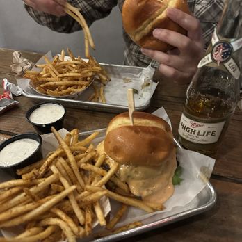 ROYCE - Updated June 2025 - 373 Photos & 262 Reviews - 115 Ridge St ...