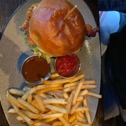 TAVERN IN THE SQUARE - 238 Photos & 346 Reviews - 120 Beverly St ...