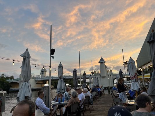 TWO GEORGES WATERFRONT GRILLE - Updated January 2026 - 815 Photos & 913 ...