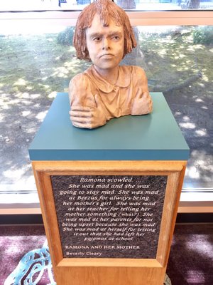 MULTNOMAH COUNTY LIBRARY - GRESHAM - Updated February 2025 - 30 Photos ...