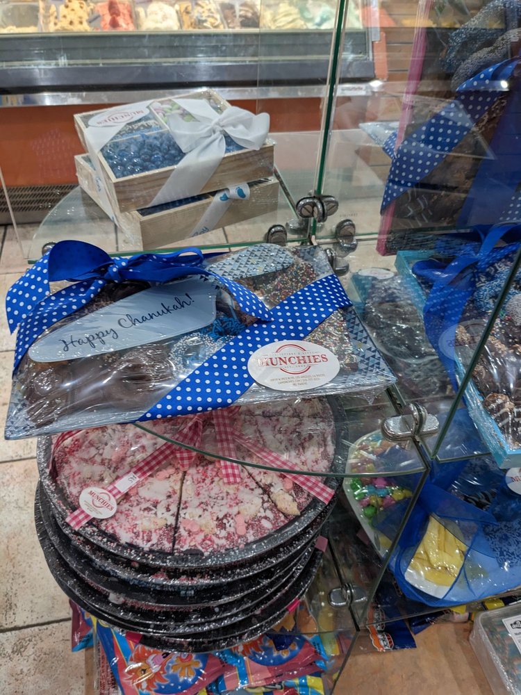 MUNCHIES - Updated January 2026 - 39 Photos & 99 Reviews - 8859 W Pico ...