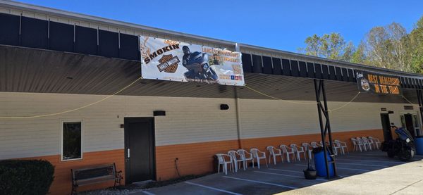 SMOKIN’ HARLEY-DAVIDSON - Updated December 2025 - 15 Photos & 14 ...