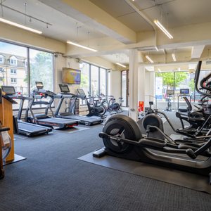 NO 10 BAR & RESTAURANT - Updated July 2025 - 10 Queens Terrace ...