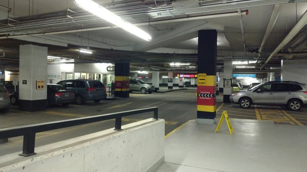 SIMCOE PLACE EXPRESS PARK - Updated November 2025 - 11 Photos - 200 ...