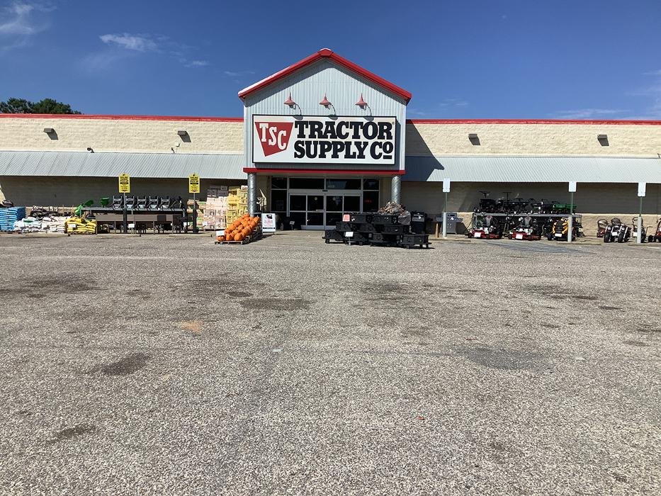 TRACTOR SUPPLY - 33891 Hwy 43, Thomasville, Alabama - Department Stores ...