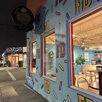 FIREMAN DEREK’S BAKE SHOP & CAFE - Updated September 2025 - 2338 Photos ...