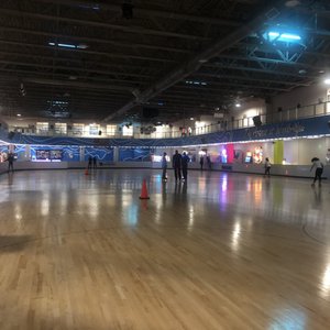 WOODBRIDGE COMMUNITY CENTER - 30 Photos & 28 Reviews - Mini Golf - 600 ...