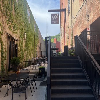 NORTHERN ROW BREWERY & DISTILLERY - Updated January 2025 - 147 Photos ...