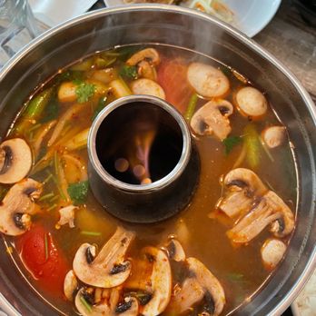 CHEF G ON 4TH THAI STREET FOOD - Updated August 2024 - 973 Photos & 413 ...