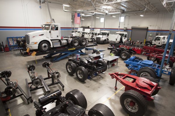 UNIVERSAL TECHNICAL INSTITUTE - Updated July 2025 - 19 Photos & 94 ...