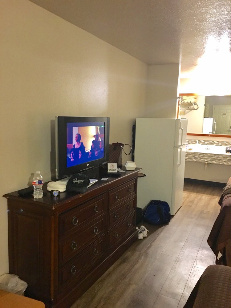 RAYBURN INN - Updated October 2025 - 11 Photos - 3967 Sam Rayburn Pkwy ...