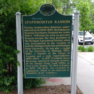 WILLARD LIBRARY HELEN WARNER BRANCH - Updated May 2025 - 14 Photos - 36 ...