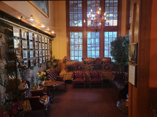 GOLDEN MAST INN - Updated April 2025 - 152 Photos & 152 Reviews - W349 ...