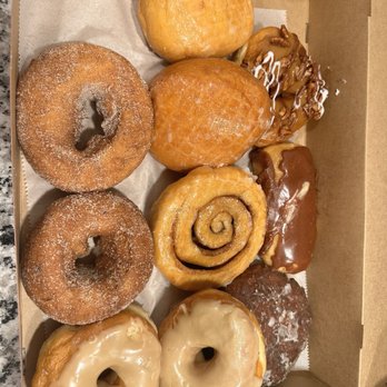 THOMAS DONUT & SNACK SHOP - Updated November 2024 - 596 Photos & 916 ...