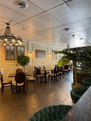 BOTANY LOUNGE - Updated December 2025 - 23 Photos - 6 Village Square E ...