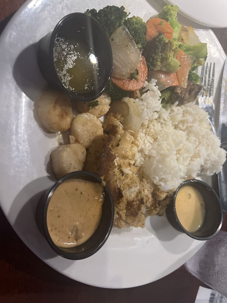 HEF’S BAR & GRILL - Updated September 2024 - 74 Photos & 131 Reviews ...