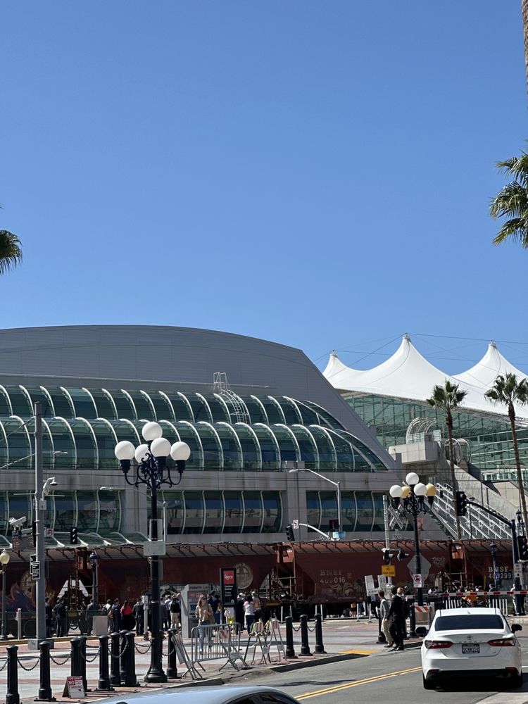 207 BAR - Updated October 2025 - 90 Photos & 199 Reviews - 207 5th Ave ...