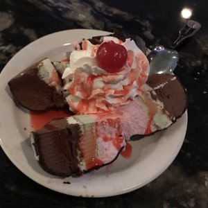 CAPONE’S RESTAURANT & LOUNGE - 58 Photos & 123 Reviews - Venues & Event ...