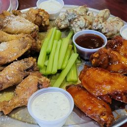 WINGZUP - Updated December 2025 - 484 Photos & 549 Reviews - 1000 E ...
