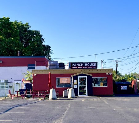 RANCH HOUSE - EAST HARTFORD - 23 Photos - 284 Governor St, East ...