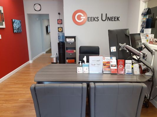 GEEKS UNEEK - Updated December 2025 - 18 Reviews - 2054 Vista Pkwy ...