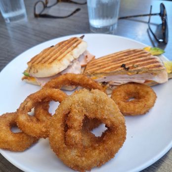 OFF STREET CAFE - Updated September 2024 - 4940 Photos & 3711 Reviews ...