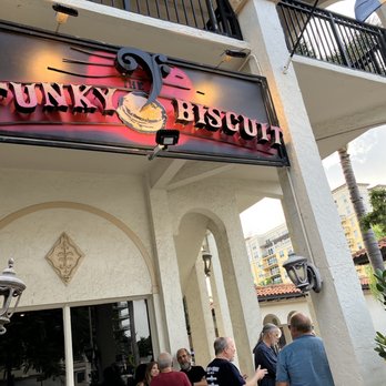 THE FUNKY BISCUIT - Updated August 2024 - 175 Photos & 184 Reviews ...