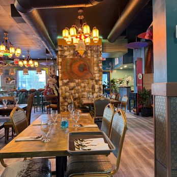 AUTTAROTE THAI CUISINE - Updated July 2024 - 39 Photos & 13 Reviews ...