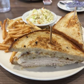 LOVI’S DELICATESSEN - 900 Photos & 1144 Reviews - 24005 Calabasas Rd ...