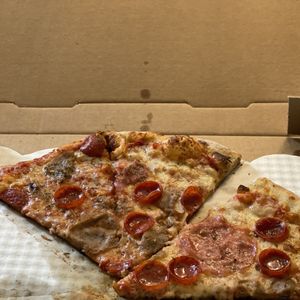 FUN HOUSE PIZZA - Updated July 2025 - 29 Photos & 63 Reviews - 405 NW ...