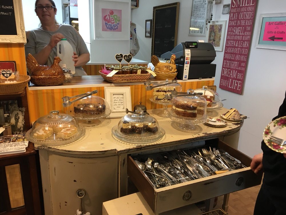 WE R CAKES VINTAGE TEAROOM - Updated June 2024 - Mardleybury Road ...