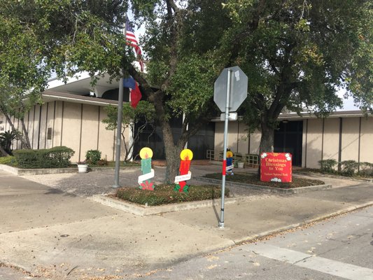 YOAKUM NATIONAL BANK - Updated June 2026 - 19 Photos - 301 W Grand Ave ...