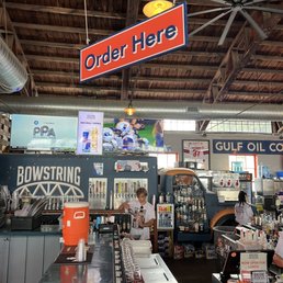 BOWSTRING PIZZA AND BREWYARD - Updated July 2025 - 124 Photos & 97 ...