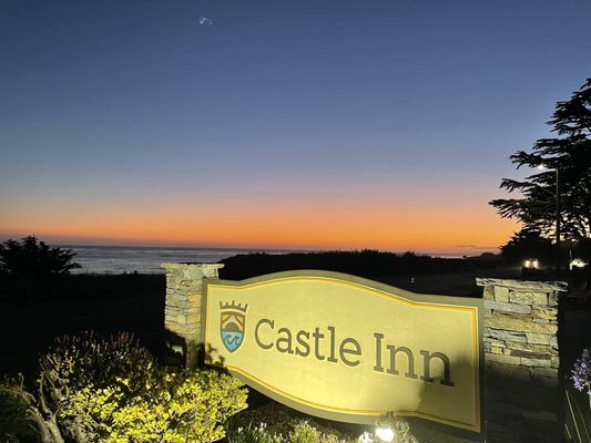 CASTLE INN with 121 Reviews & 120 Photos - 6620 Moonstone Beach Dr ...