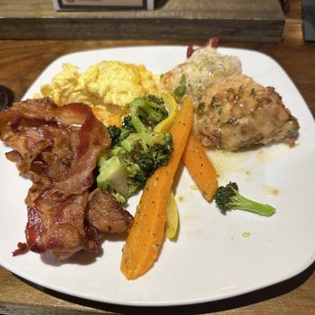 DELTA LAKE INN - Updated December 2025 - 135 Photos & 94 Reviews - 8524 ...