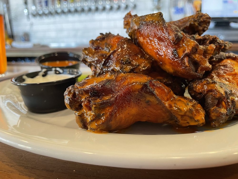 DELLA ROSE’S PERRY HALL PUB - Updated October 2025 - 16 Photos & 19 ...