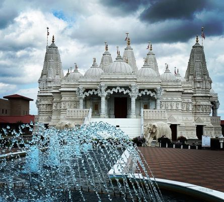 BAPS SHRI SWAMINARAYAN MANDIR, CHICAGO - Updated October 2025 - 261 ...