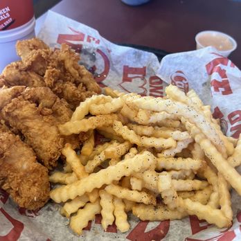 RAISING CANE’S CHICKEN FINGERS - Updated October 2025 - 13 Photos ...