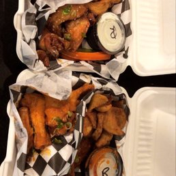 YOUNG HARRIS WING HOUSE - Updated October 2024 - 75 Photos & 64 Reviews ...