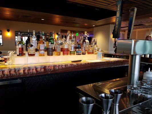 VANTAGE ROOFTOP BAR - Updated November 2024 - 65 Photos & 26 Reviews ...