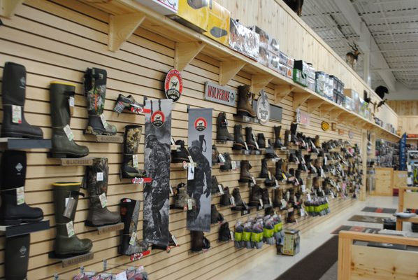 FIN FEATHER FUR OUTFITTERS - BOARDMAN - Updated October 2025 - 16 ...