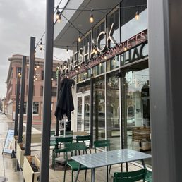 SHAKE SHACK DOWNTOWN INDIANAPOLIS - Updated December 2025 - 102 Photos ...