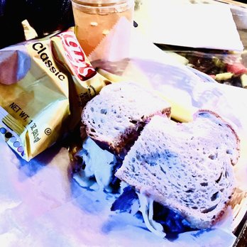 RED MULE PUB - Updated January 2025 - 58 Photos & 118 Reviews - 1208 S ...