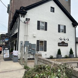 CHEZ ALICE - Updated July 2025 - 153 Photos & 73 Reviews - 15 Bridge St ...