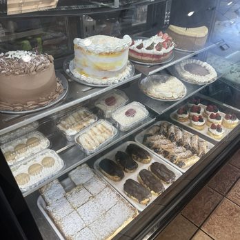 JUST BAKED BAKERY AND DELI - Updated December 2025 - 134 Photos & 66 ...