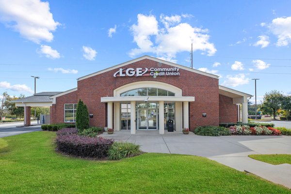 LGE COMMUNITY CREDIT UNION - Updated July 2025 - 13 Reviews - 2760 E ...