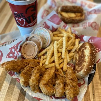 RAISING CANE’S CHICKEN FINGERS - Updated December 2025 - 80 Photos & 86 ...
