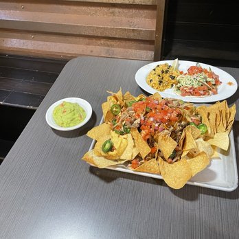 STATION 101 PUB & KITCHEN - Updated November 2024 - 294 Photos & 375 ...