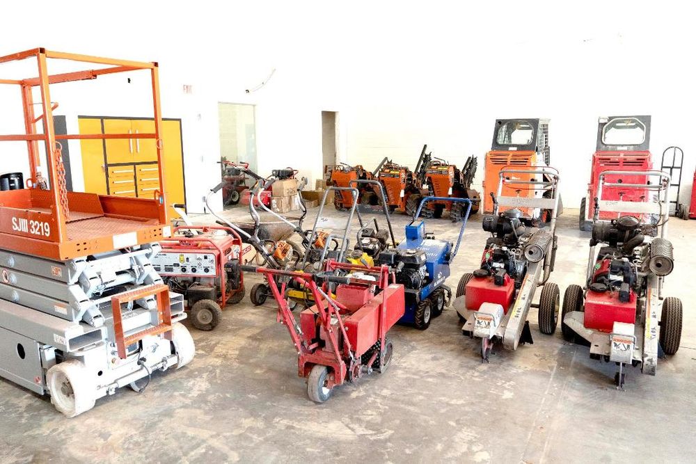 SUMMIT RENTALS - Updated October 2025 - 140 Photos - 1522 E Victory St ...